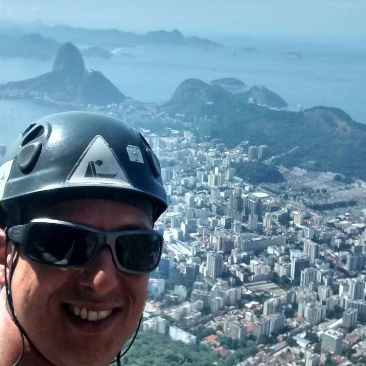 Alpinista Morre Com Tiro De Fuzil Após Entrar Por Engano Em Favela