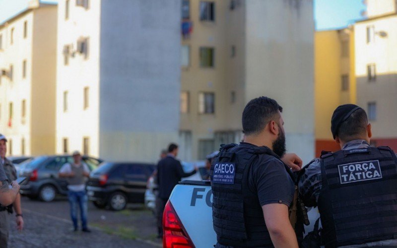 Facção volta a ser alvo de operação contra tráfico de drogas em