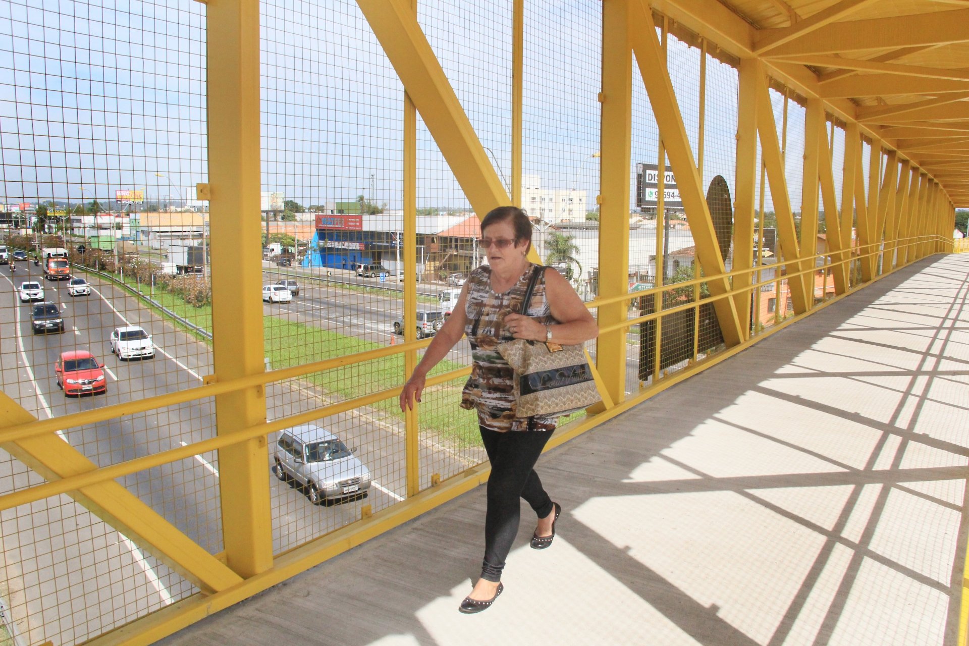 Pedestres aprovam novas passarelas sobre a BR-116 - Região - Jornal VS