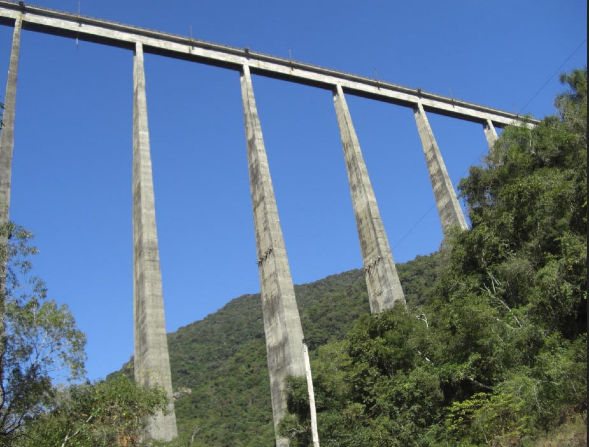 Os 140 metros que colocam o Viaduto 13 como um dos mais altos do mundo ...