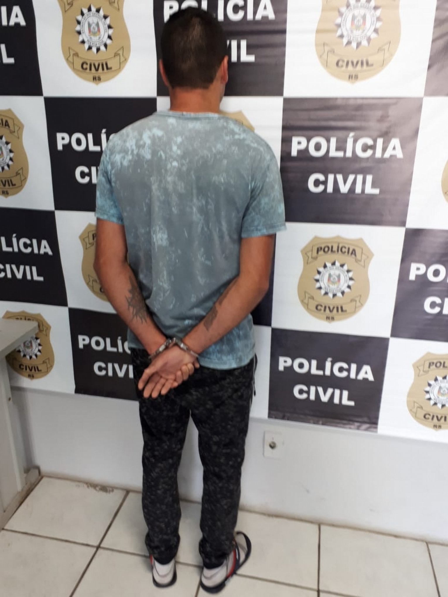 Suspeito De Matar Três Pessoas A Facadas é Preso Em Tramandaí Região Nh