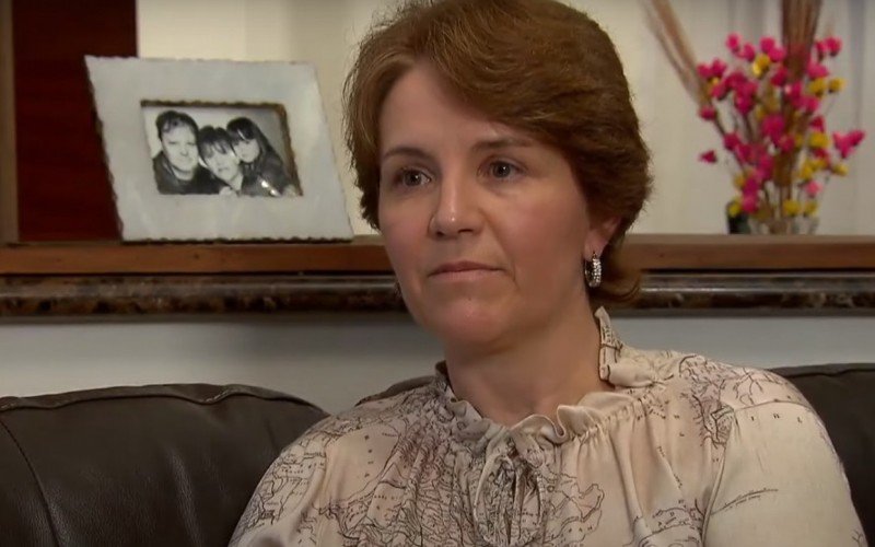 LARISSA MANOELA: Mãe da atriz ri de acusação sobre milho em entrevista ...