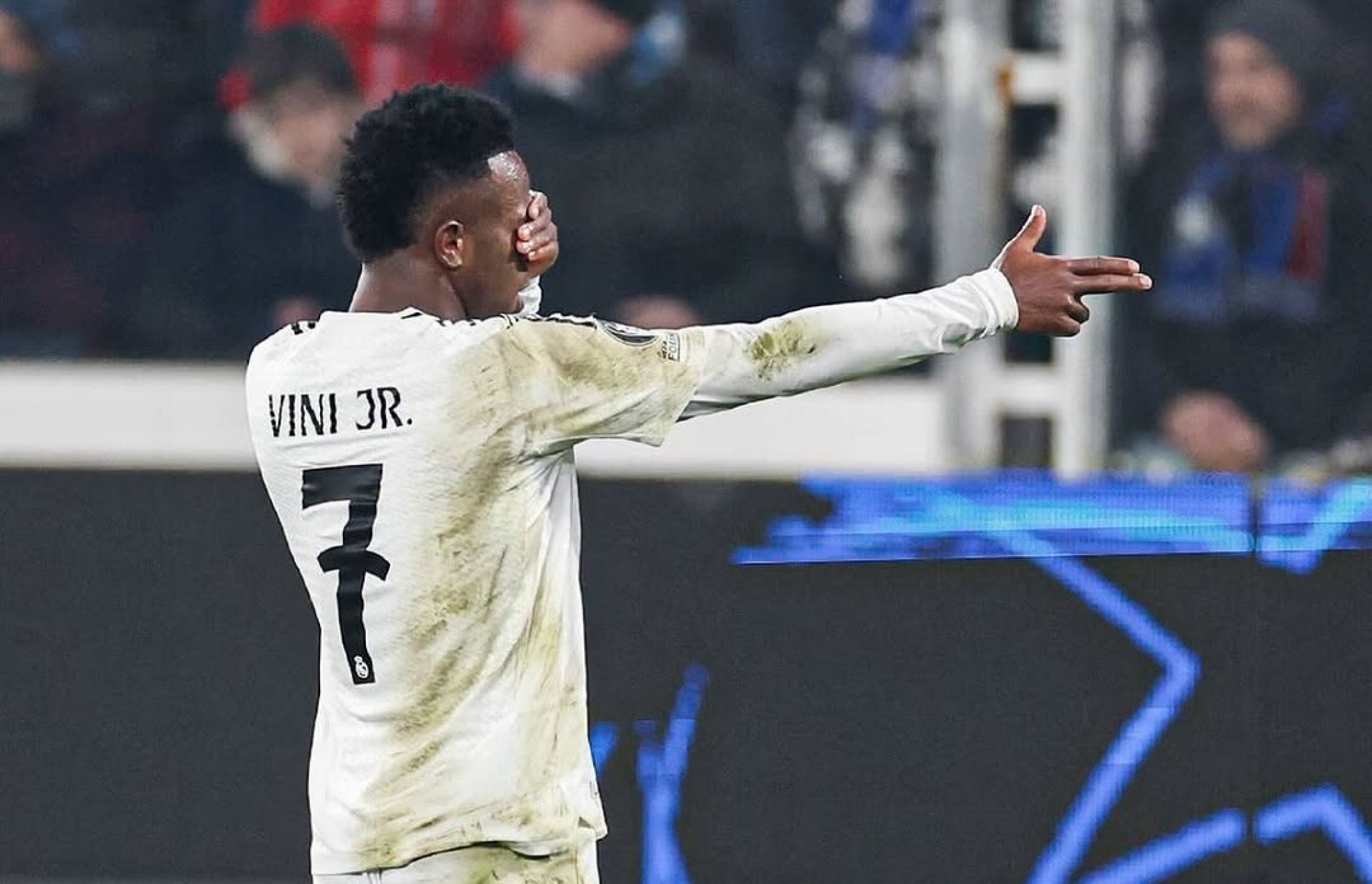 Vini Jr. marca e Real Madrid derrota a Atalanta pela Champions League ...
