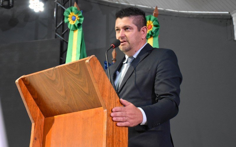Daniel Michaelsen e Alexandre da Silva assumem a Prefeitura de Nova ...