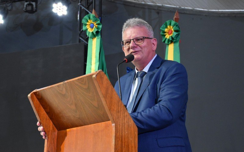 Daniel Michaelsen e Alexandre da Silva assumem a Prefeitura de Nova ...