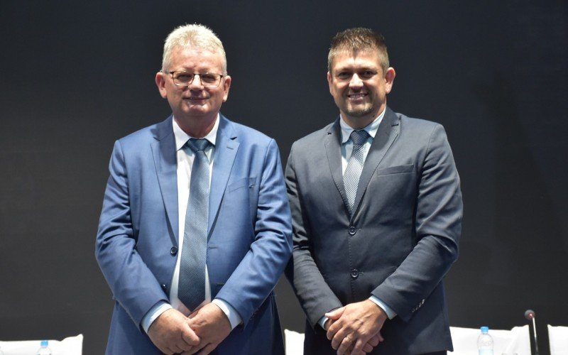 Daniel Michaelsen e Alexandre da Silva assumem a Prefeitura de Nova ...