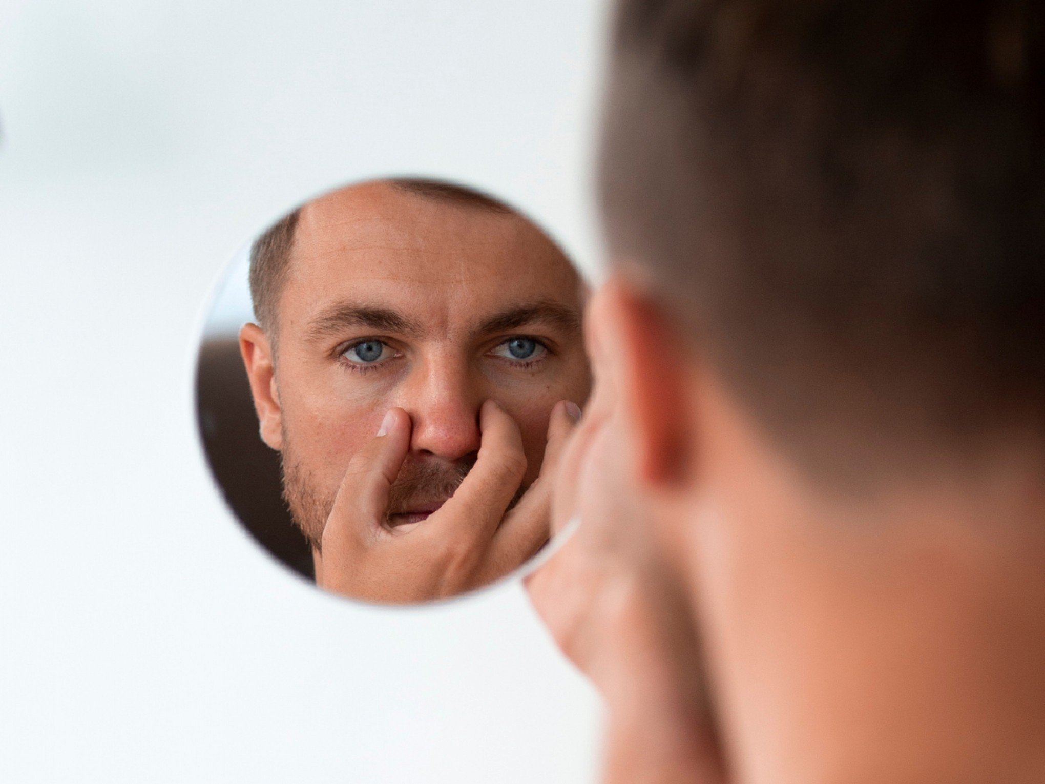 Adeus cravos no nariz! Este é o segredo dos dermatologistas para acabar ...