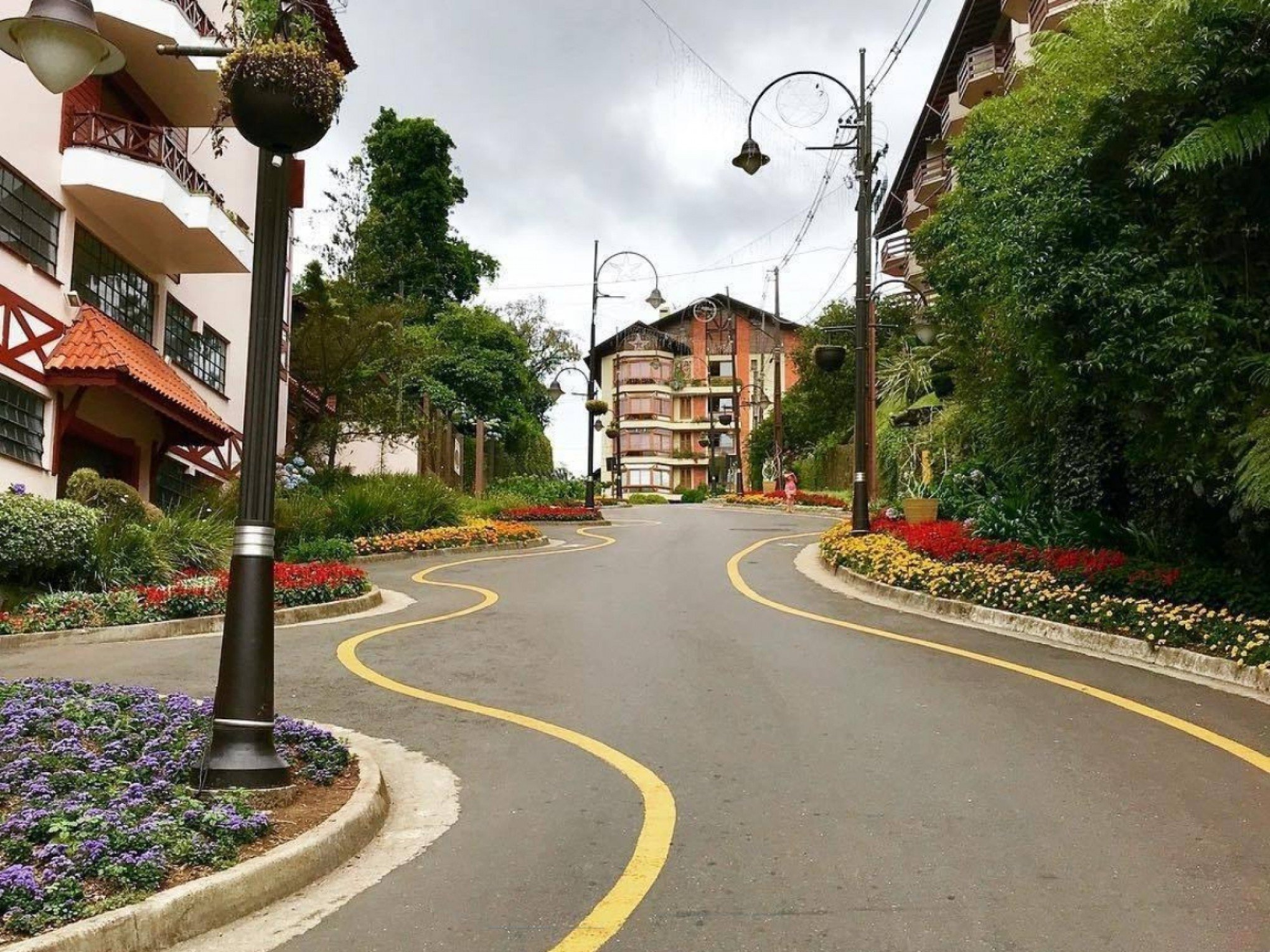 Rua Torta: O motivo para a criação de uma das ruas mais instagramáveis ...