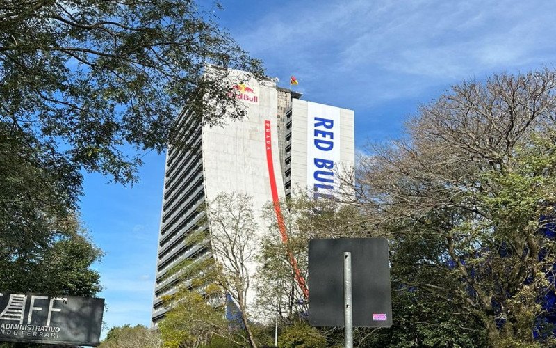 Público vai poder assistir à próxima descida da rampa de skate no Caff? Veja o que diz o Governo ...