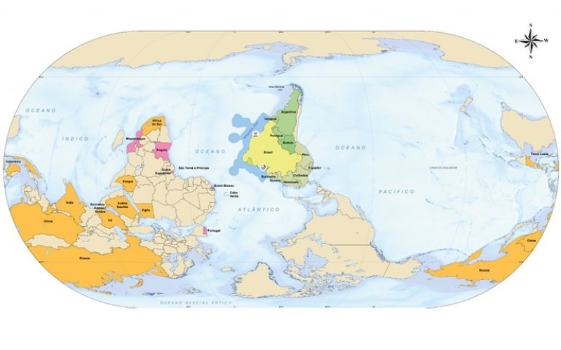 Brasil no centro: A mensagem por trás do mapa-múndi invertido lançado ...