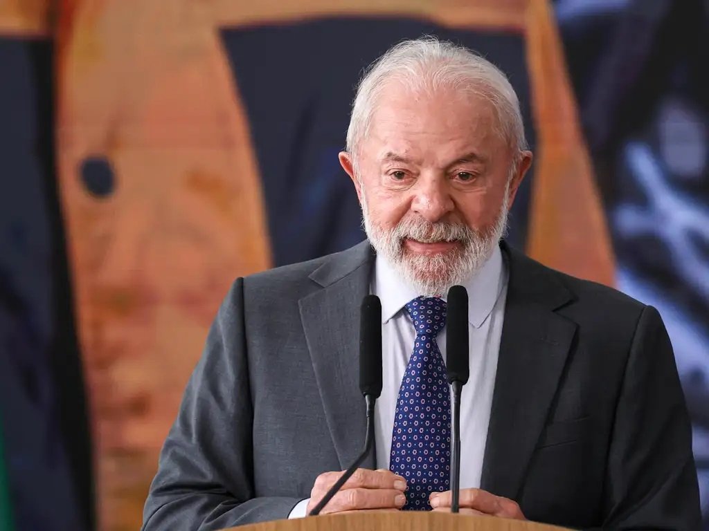 Lula exalta "Natal farto" na mesa dos brasileiros e avalia os 3 anos de ...