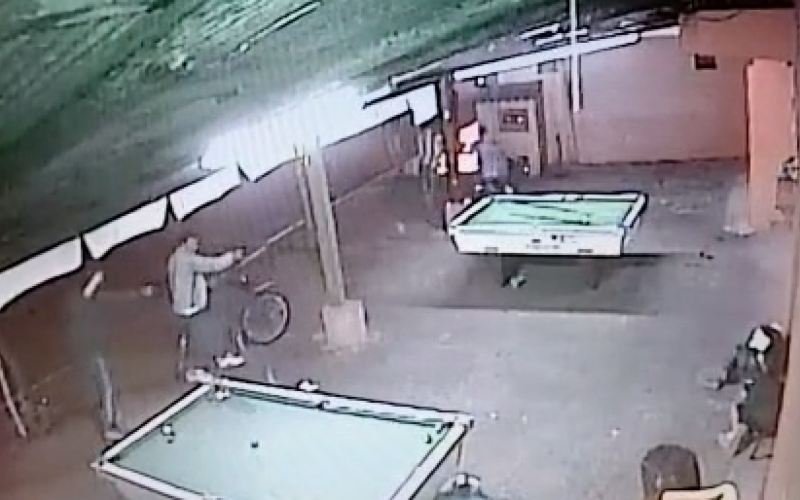 Ataque com quase 30 tiros em bar de Novo Hamburgo tinha adolescente de ...