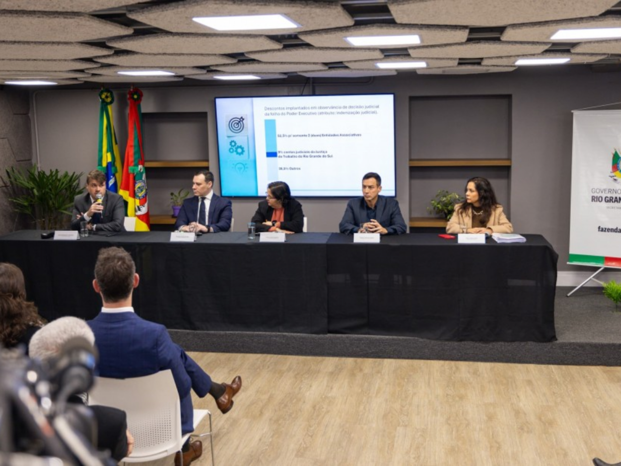 Auditoria aponta indícios de irregularidade em descontos na folha de mais de 240 servidores do ...